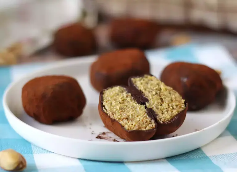 Dubajské žvýkací sušenky, virální recept na mochis s pistáciovou a ...