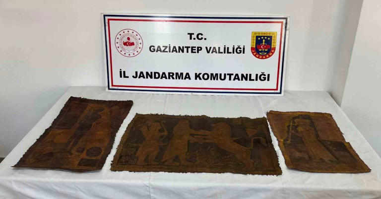 Gaziantep’te İbranice altın yazmalı 3 adet tarihi eser tablo ele ...