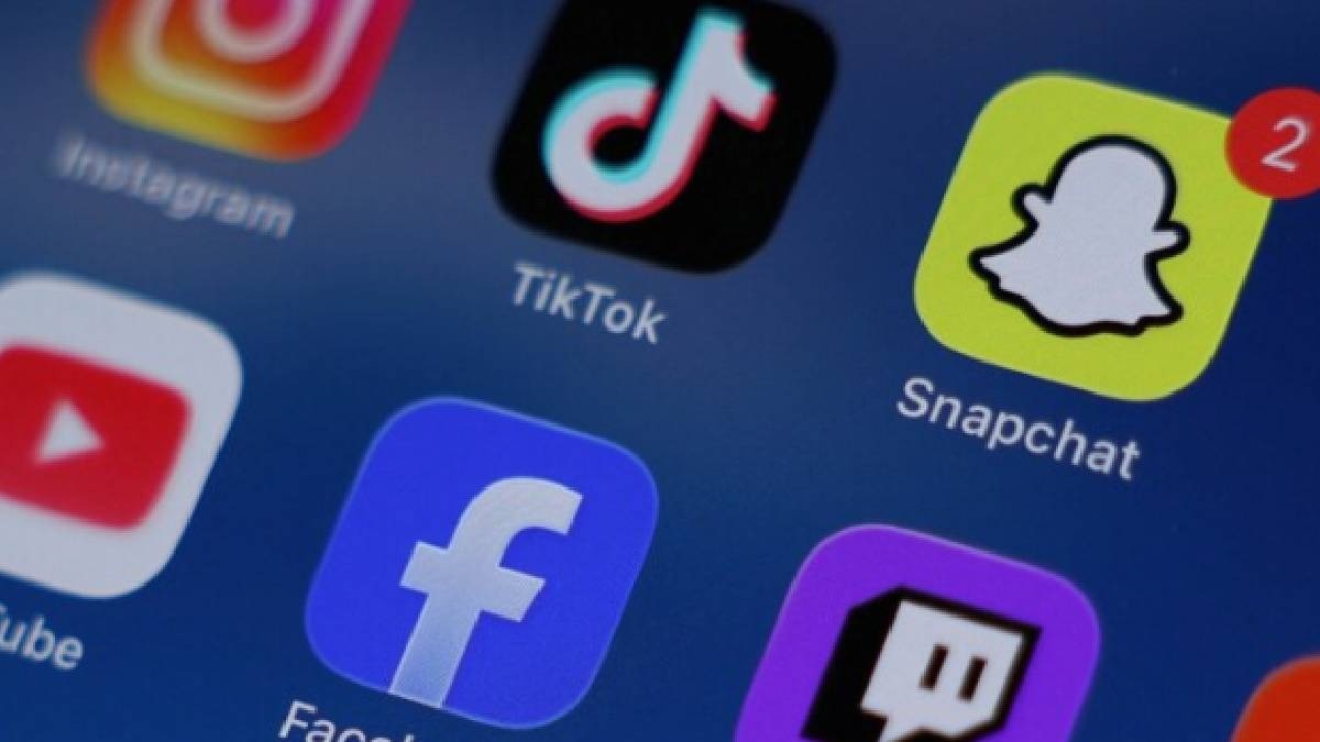 Malaysia joins growing global push to restrict social media access for ...