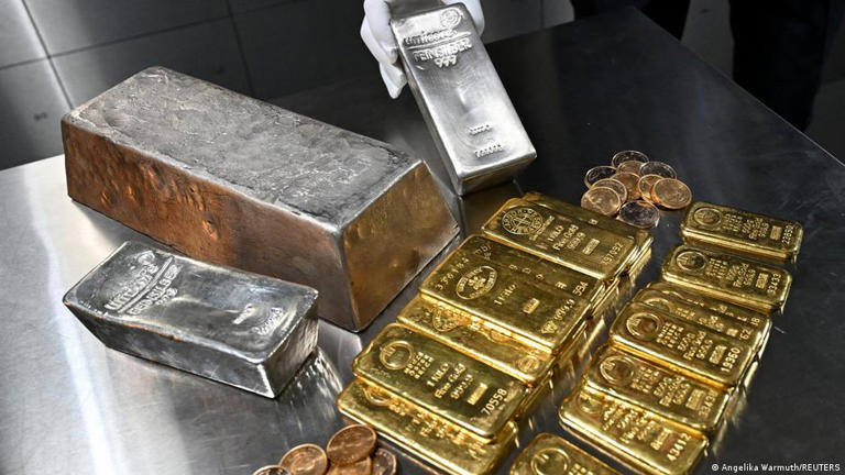 Who owns the billions in Germany's dormant bank accounts?