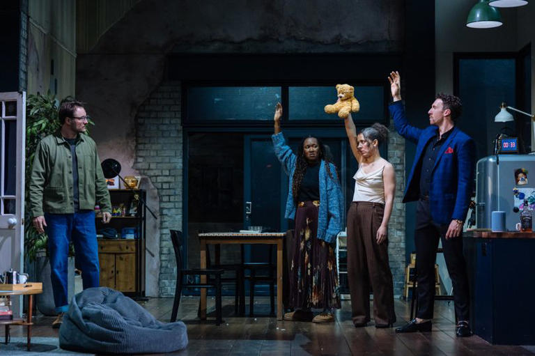 West End hit 2:22 - A Ghost Story spooks Sheffield Lyceum Theatre
