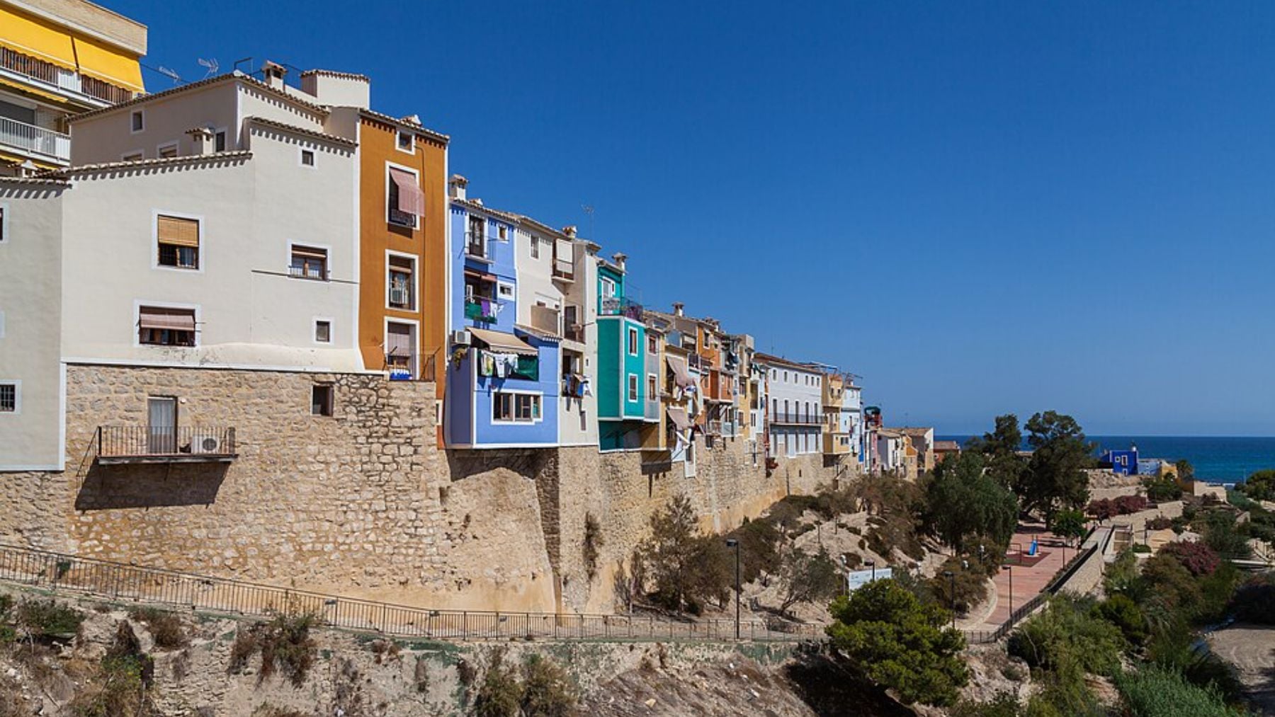 El pueblo marinero más bonito de Alicante está entre casas de colores y ...