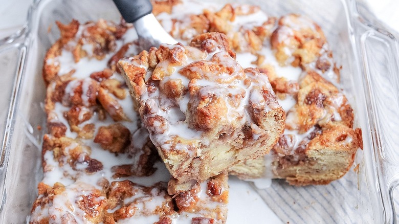Cinnamon roll bread pudding recipe