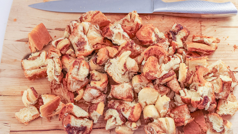 Cinnamon roll bread pudding recipe