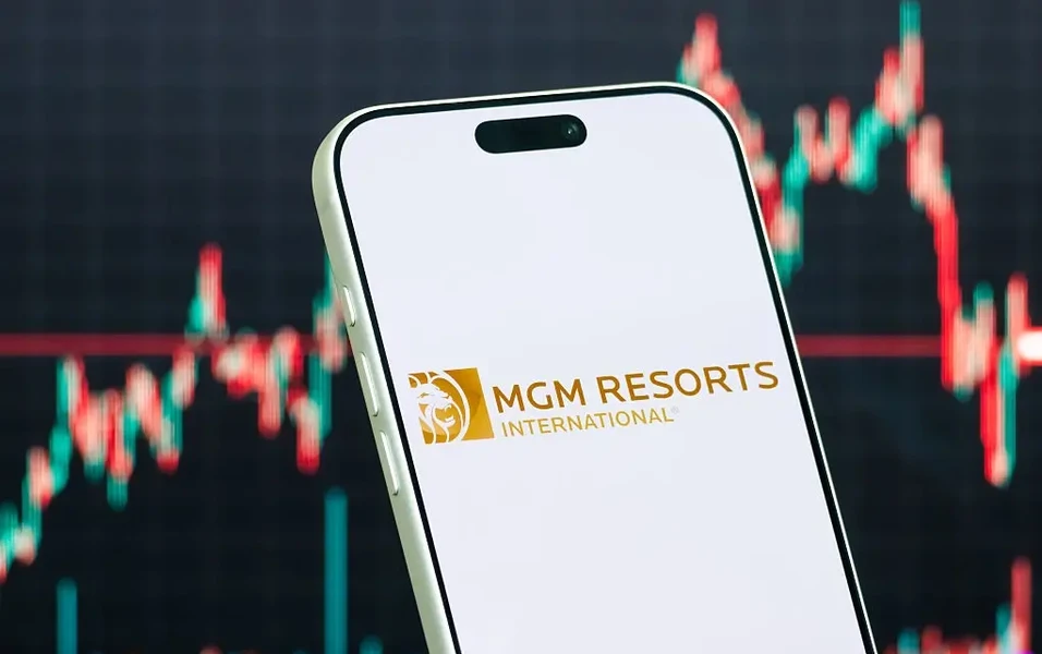 MGM Resorts gets $18B buyout bid after Caesars sale