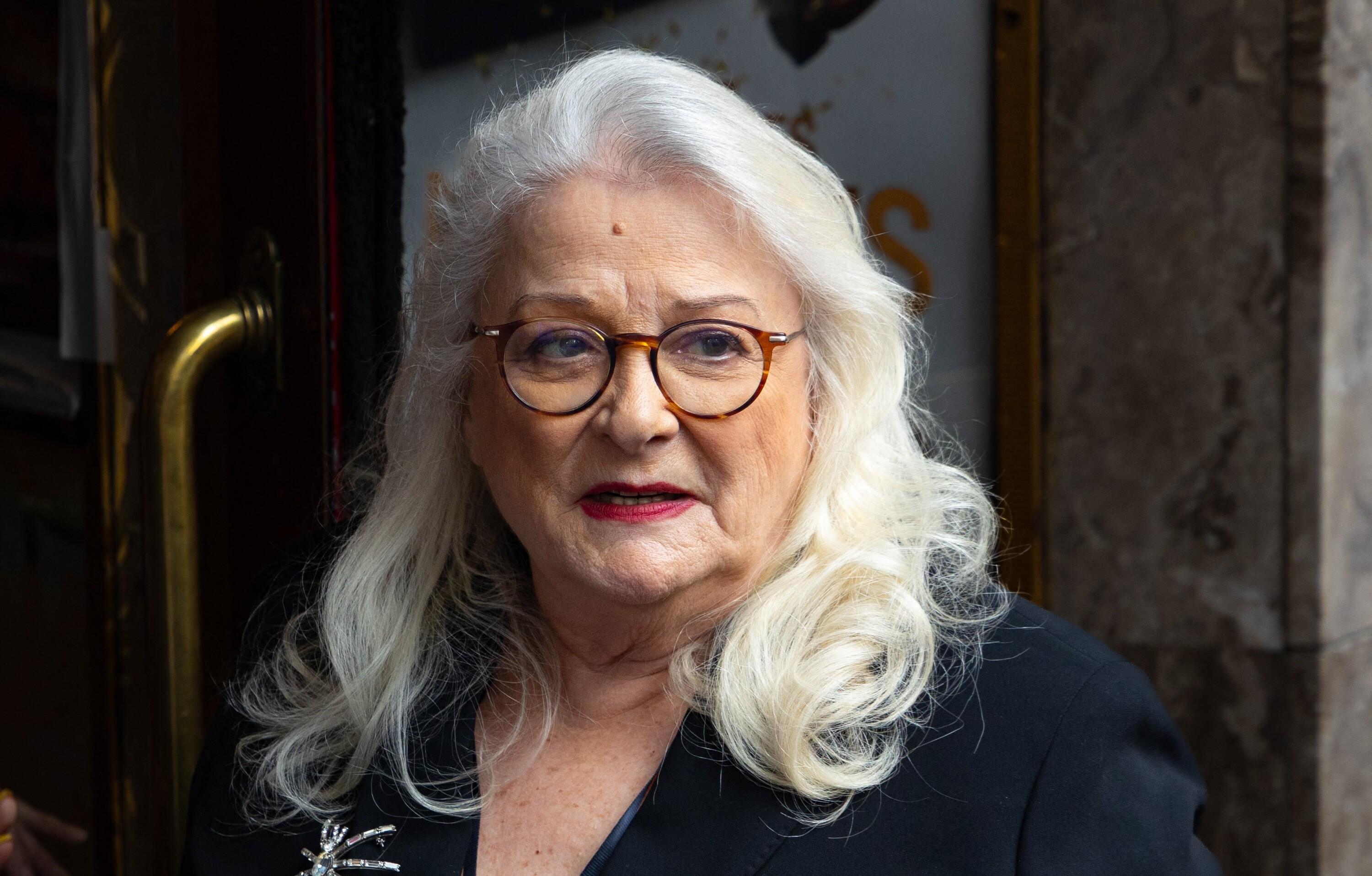 Affaire Richard Berry, Josiane Balasko réaffirme son soutien à sa nièce ...