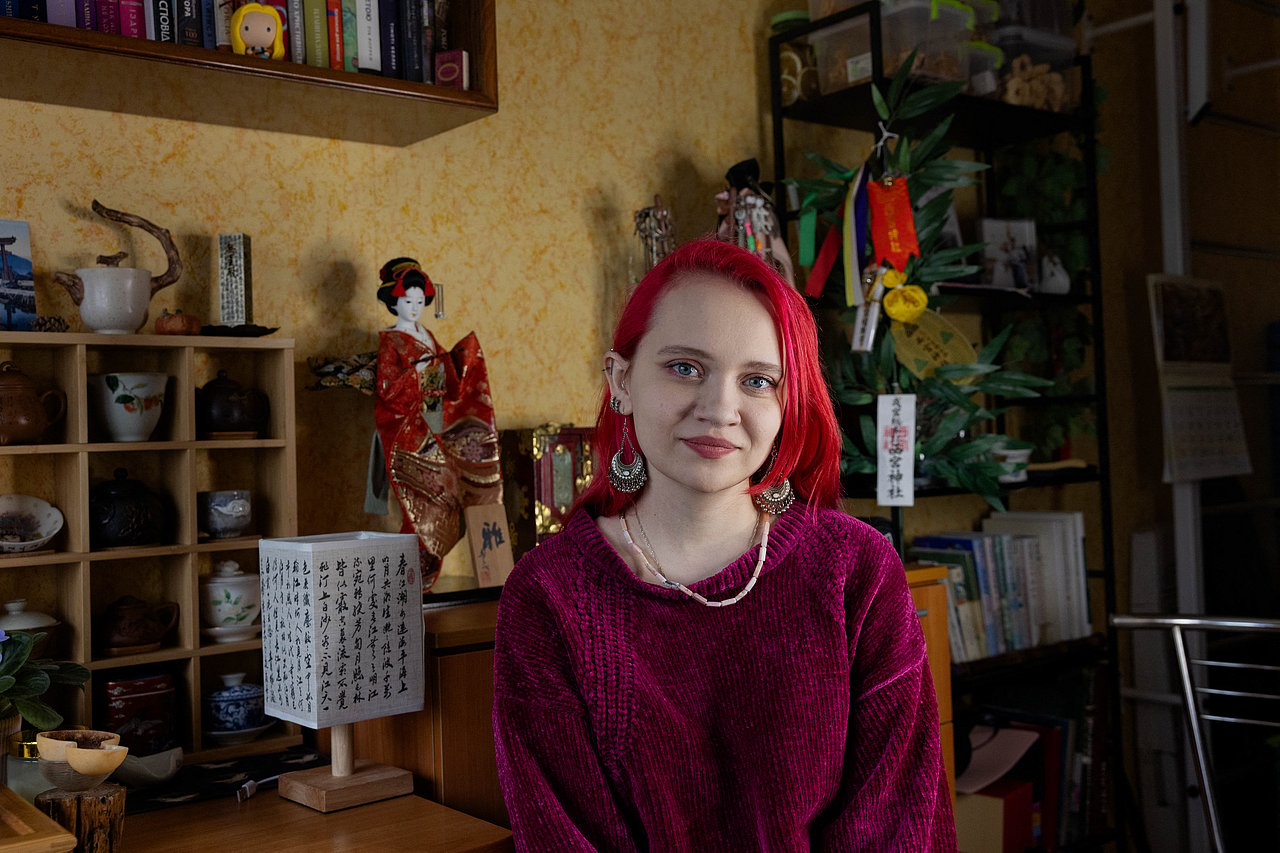 Ukrainian haiku poet Vladislava Simonova finds small miracles in war