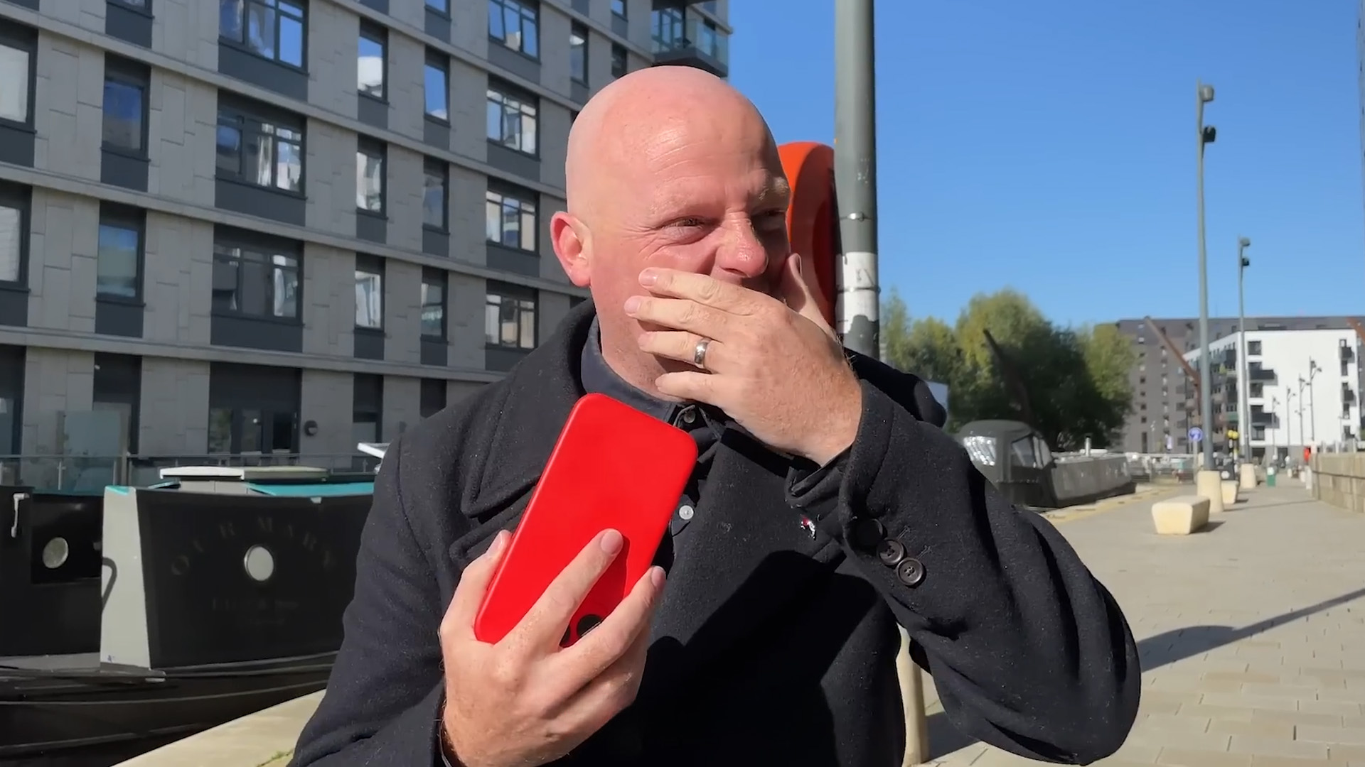 Prank call to a confused travel agent about vacations