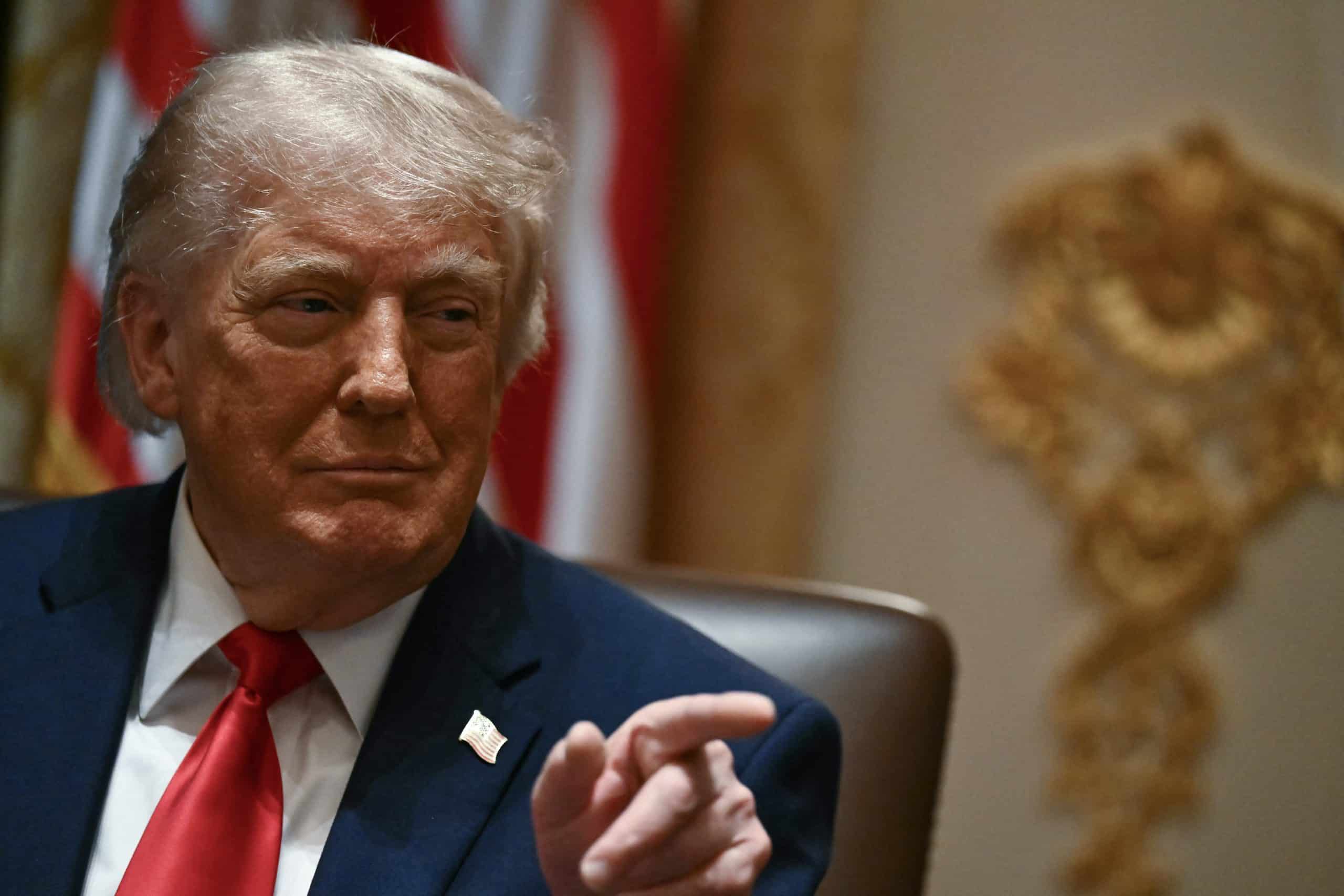 Governo Trump ameaça o Brasil com tarifa de 25% em ofensiva que mira ...