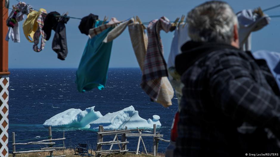 Canada: Rush hour on 'Iceberg Alley'