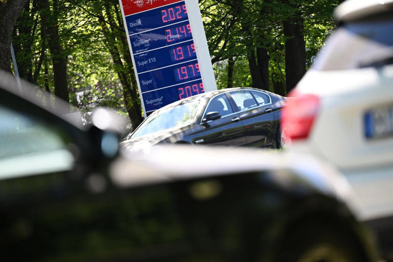 Eurozone inflation climbs further as ECB weighs rate hike