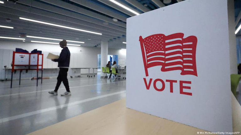 Virginia voters approve plan that could boost Democrats' seats in Congress