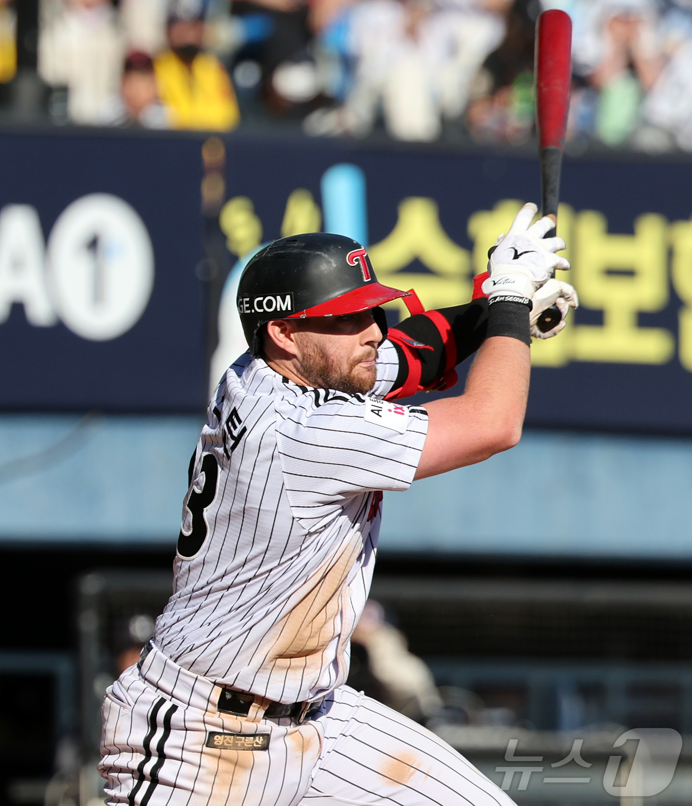 LG 오스틴, SSG전서 시즌 18호포…KIA 김도영과 1개 차