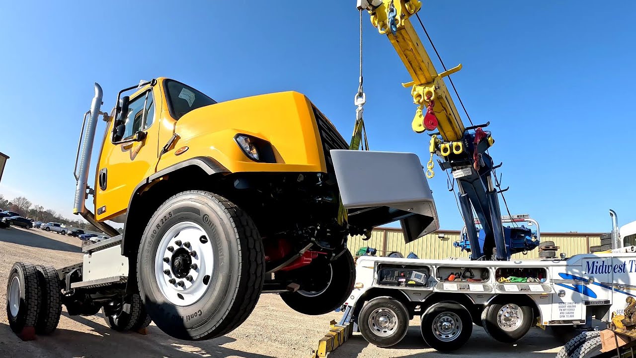 Un-decking trucks