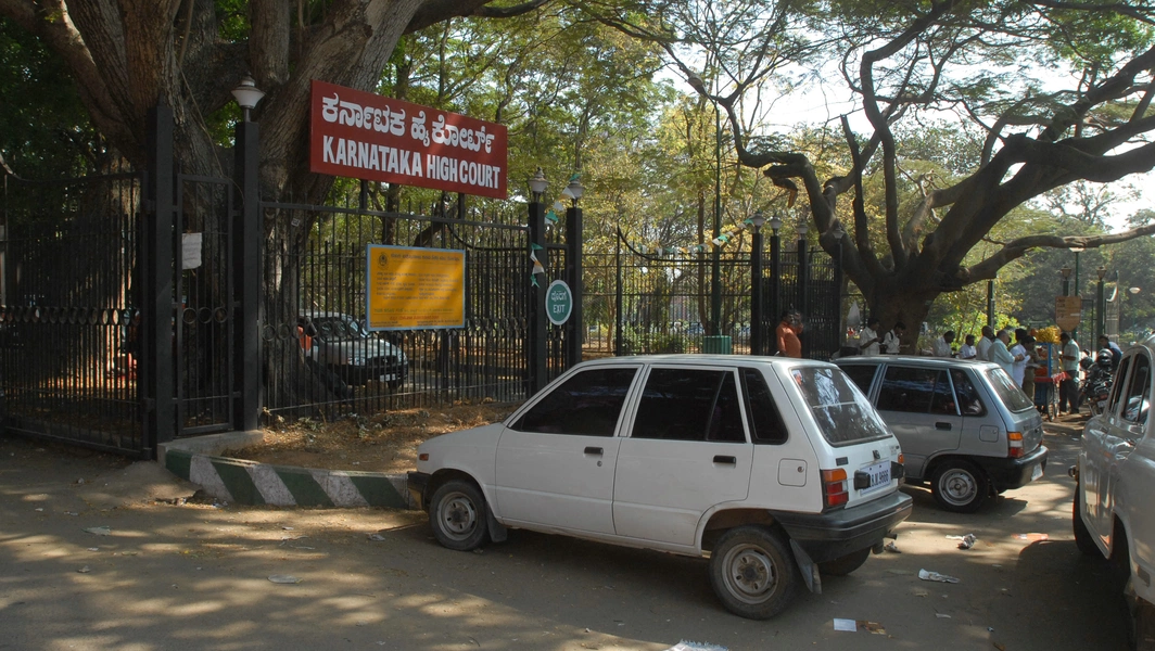Karnataka HC refuses to quash fake Aadhaar case against cyber centre owner