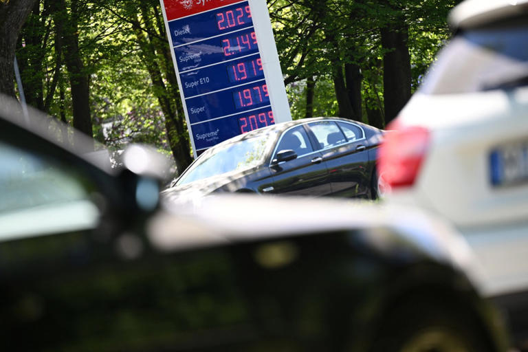 Eurozone inflation climbs further as ECB weighs rate hike