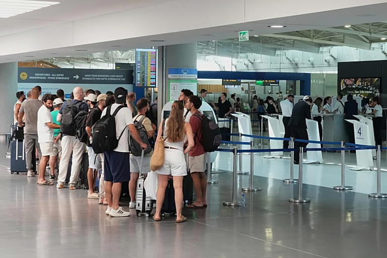 US and UK ease Cyprus travel advice: boost for tourism