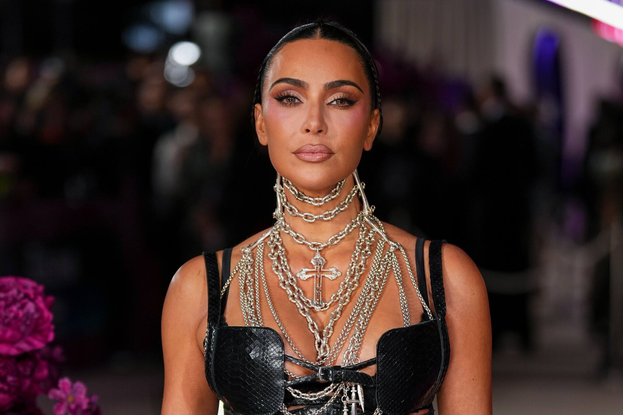 Kim Kardashian zeigt erstmals Foto mit Lewis Hamilton auf Instagram