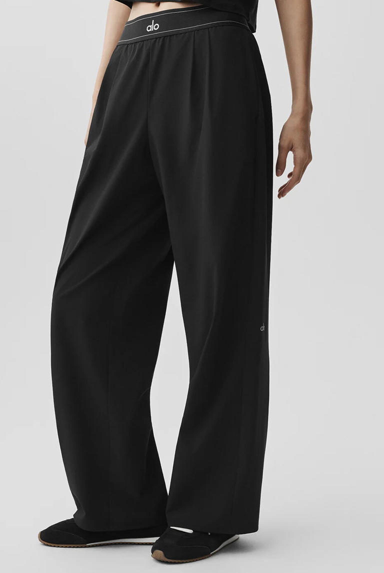 Vitaa craque pour le jogging de sport stylé et confortable d'Alo, la ...