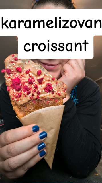 Karamelizovaný croissant s čokoládou a chilli recept