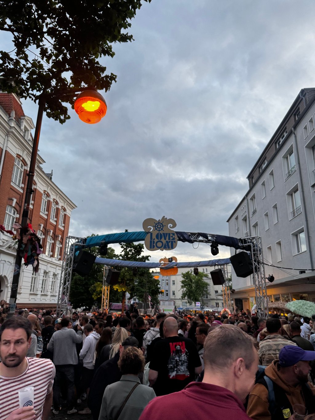 Straßen voll, Stimmung hoch: Warum das KTV-Fest Tausende begeisterte ...
