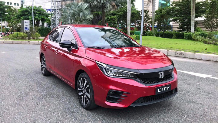 Chọn mua xe cũ giá từ 300 triệu đến 400 triệu đồng
