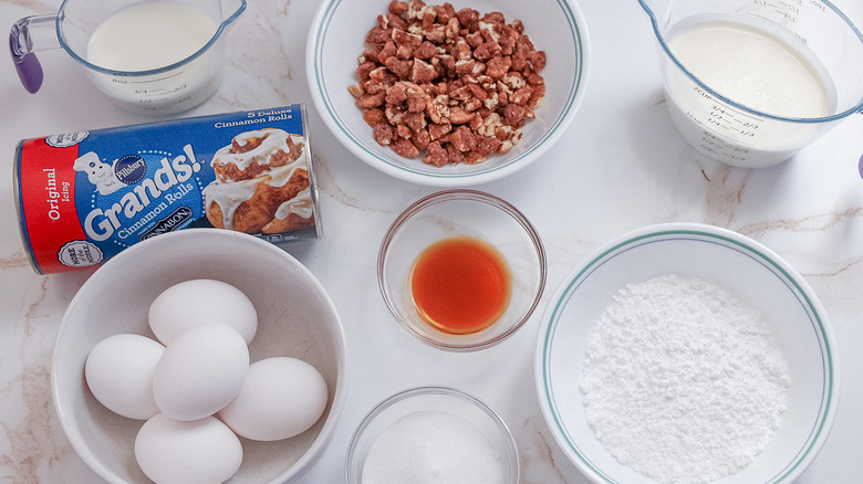 Cinnamon roll bread pudding recipe