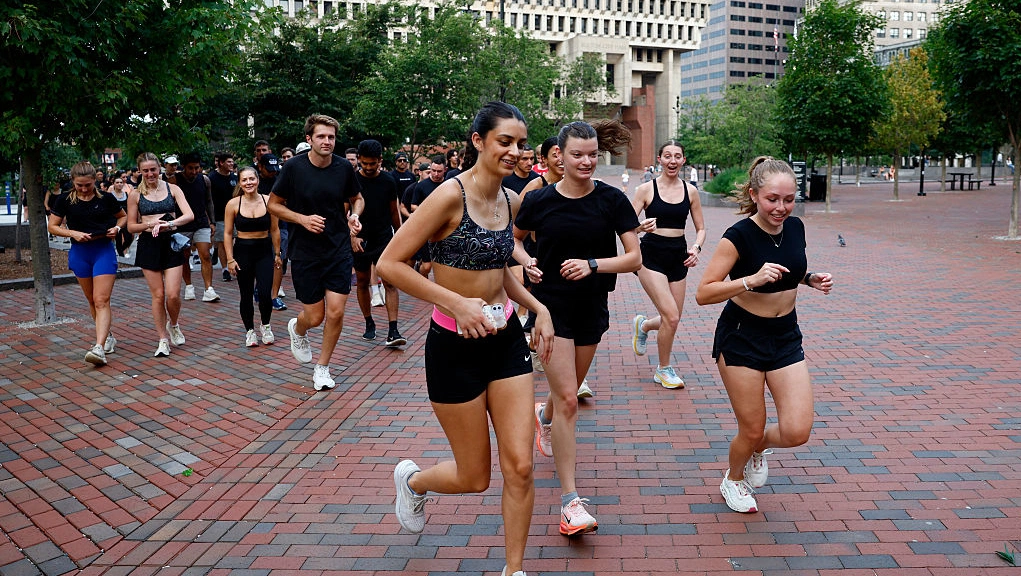 Why your next workout needs friends