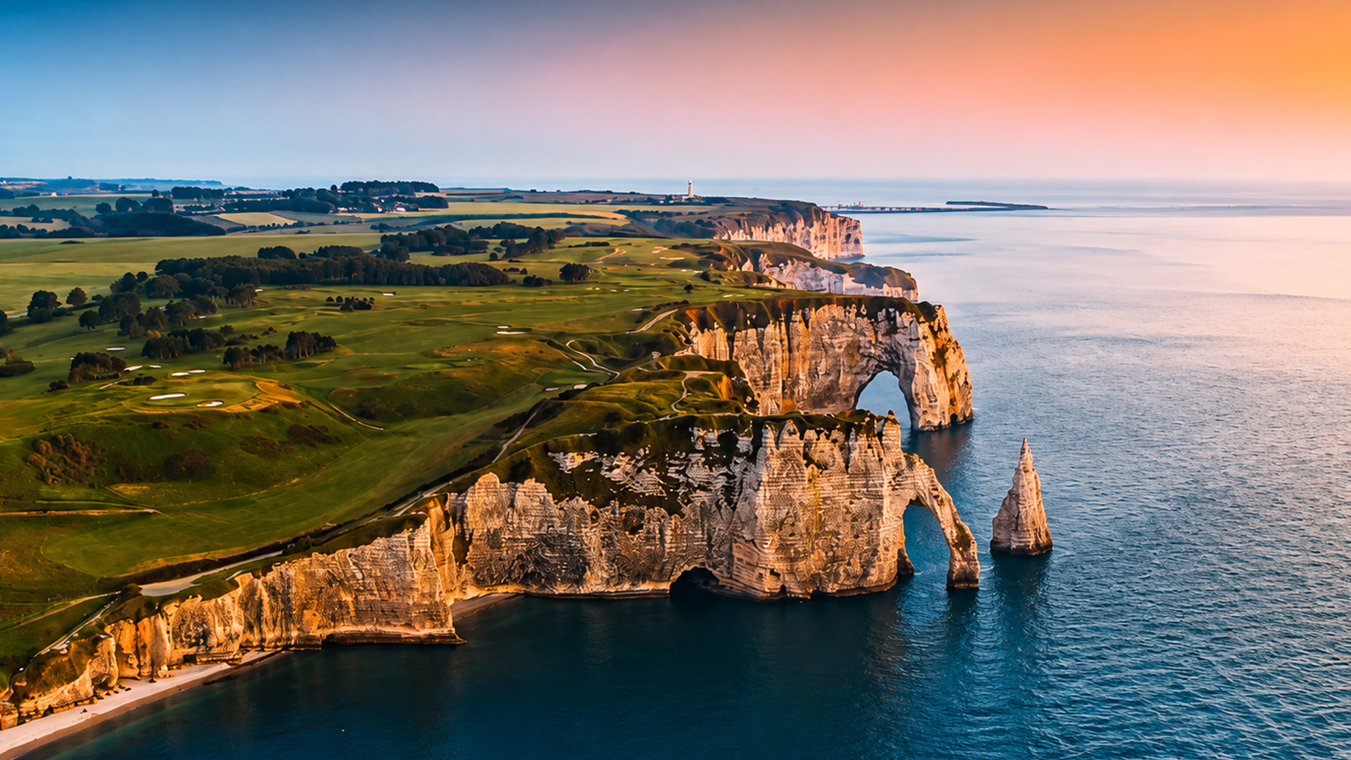A coast constantly reshaped by nature