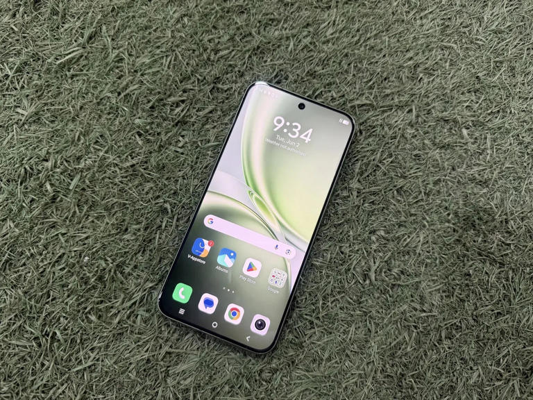 Vivo X300 FE review: Compact, capable and camera-focused