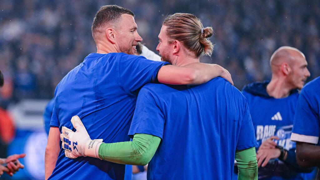Schalke bastelt an Doppel-Verlängerung