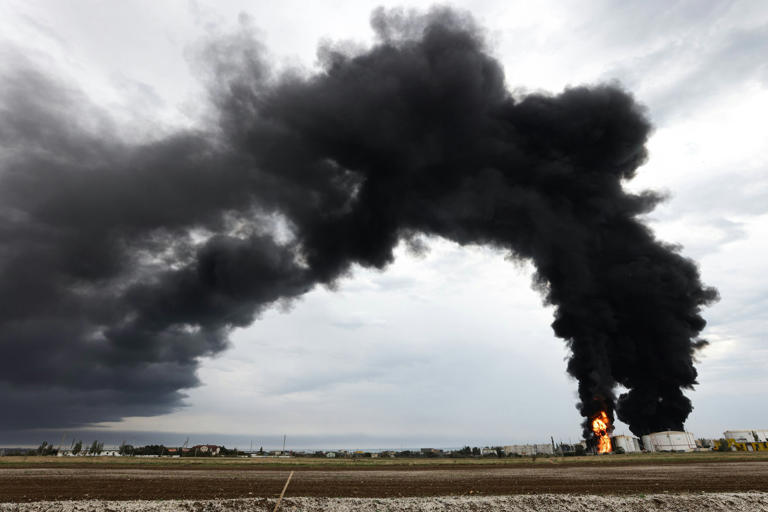 Frust bei Russen: Ukraine bombt die Krim in die Krise – Häme für Pferde ...