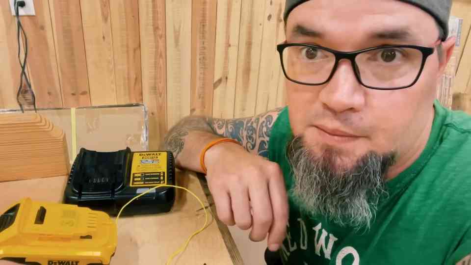 Dewalt lithium ion battery won’t charge. Try resetting it with this ...