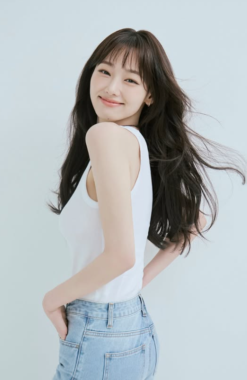Kang Mina selected as the new face of 'Oronamin C'... signaling a ...