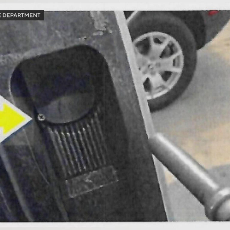 Northlake police warn of gas pump screw scam