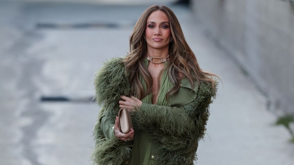 Jennifer Lopez's Elie Saab lace corset couldn't possibly be more see ...