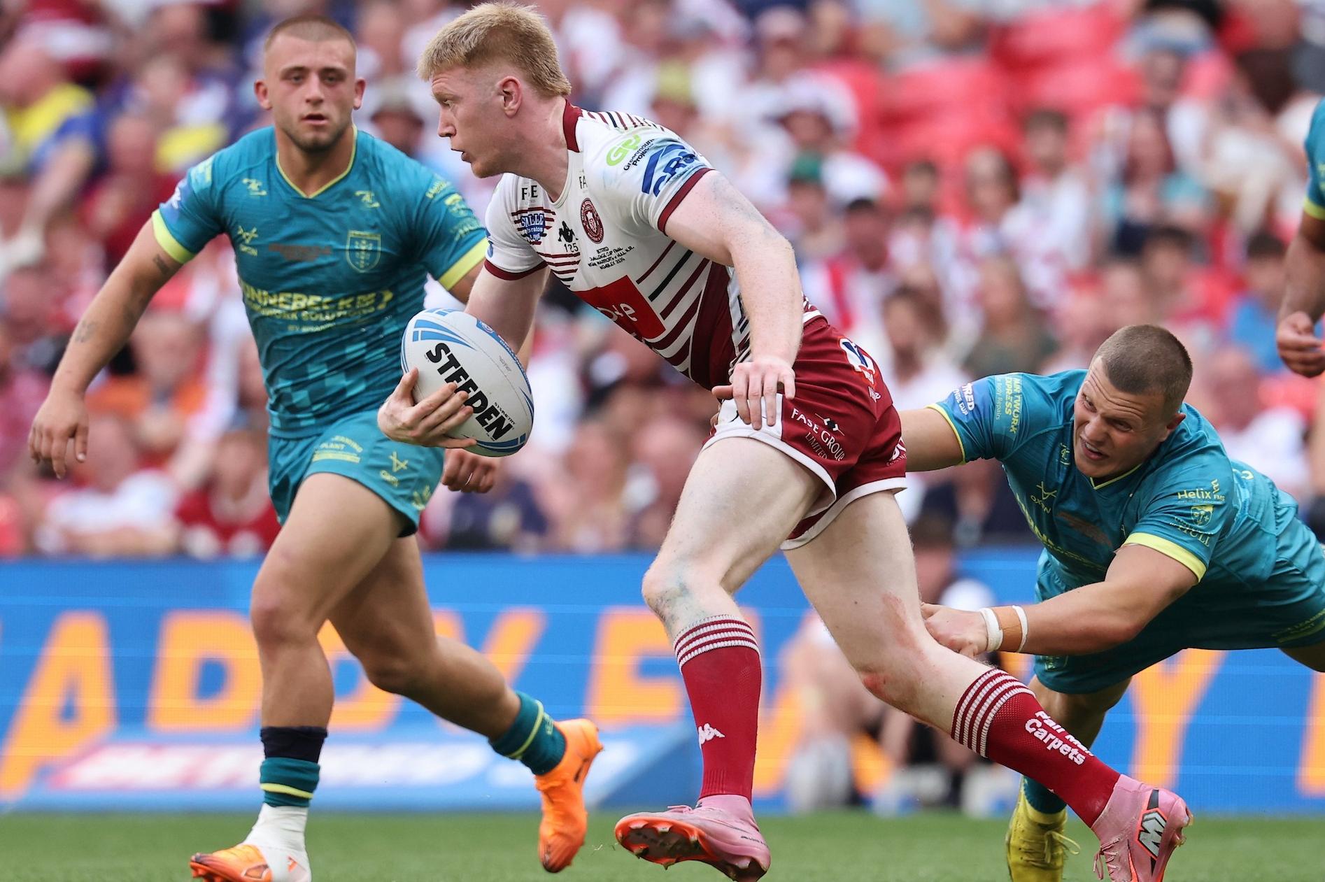 Castleford Tigers in hunt for released Hull KR forward after room made ...