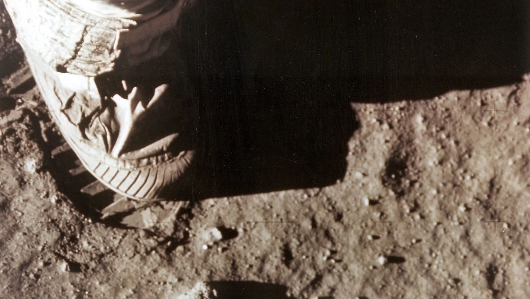 14 iconic photographs and their untold stories
