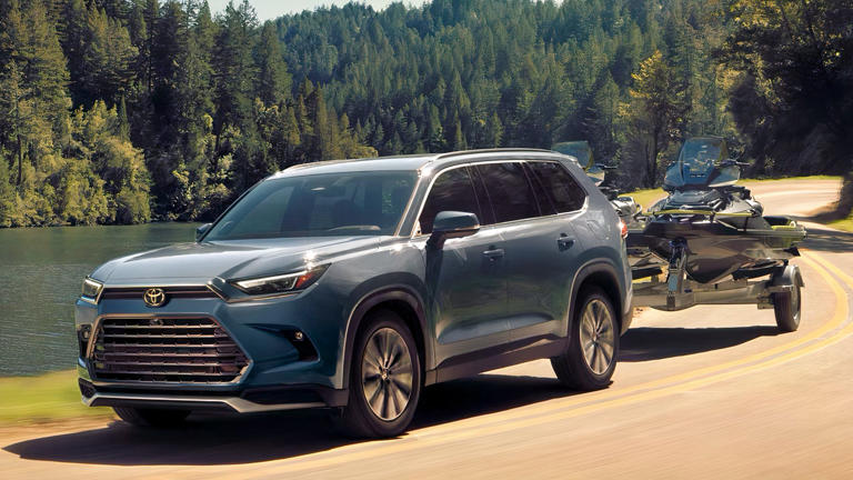 12 long-range hybrid SUVs: Maximize your fuel efficiency