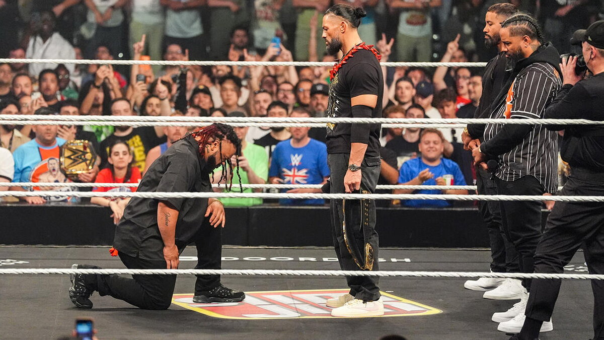 Jacob Fatu acknowledges Roman Reigns on WWE Raw, joins The Bloodline ...