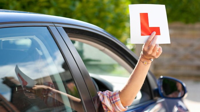 Should the minimum driving age be lowered in the UK?
