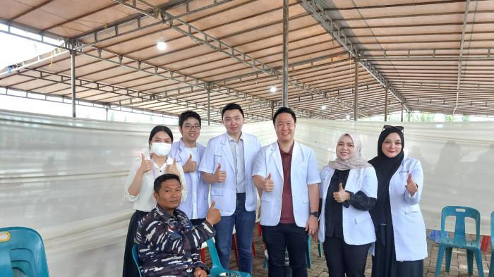 Bakti Sosial Waisak hadir di Pantai Cermin, layani pengobatan gratis ...