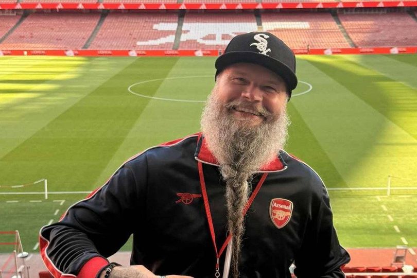 Arsenal fan from Essex who vowed not to cut beard until team wins ...