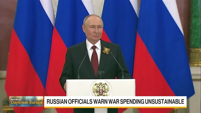 Officials warn Putin that war spending risks budget crisis