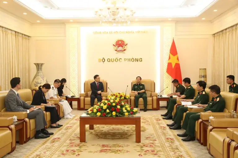 Đại tướng Phan Văn Giang tiếp Đại sứ Hàn Quốc Choi Young Sam chào từ biệt