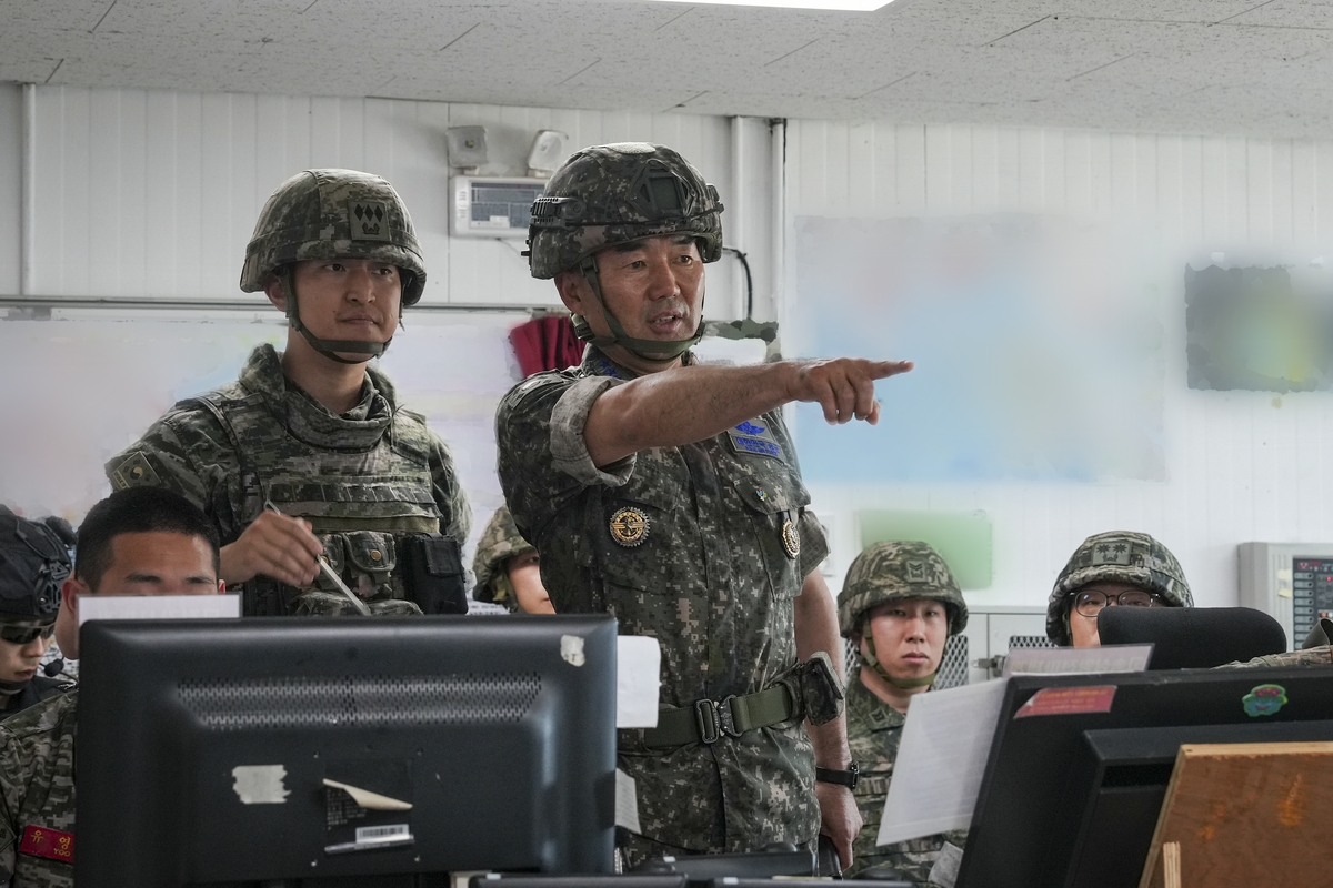 JCS chief inspects readiness posture at coastal, riverine units