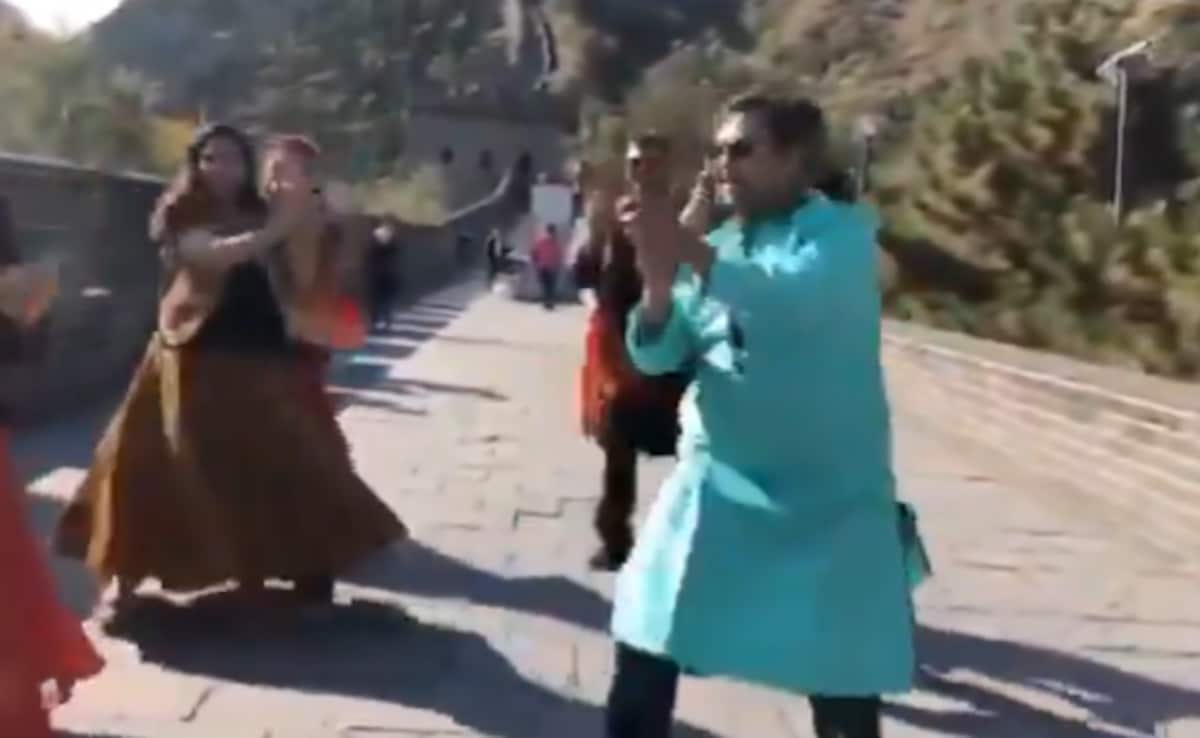 Viral video: Indian visitors perform garba at Great Wall of China, face ...