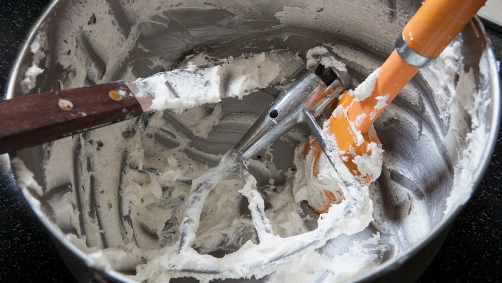 Cake decorating tips every home baker needs