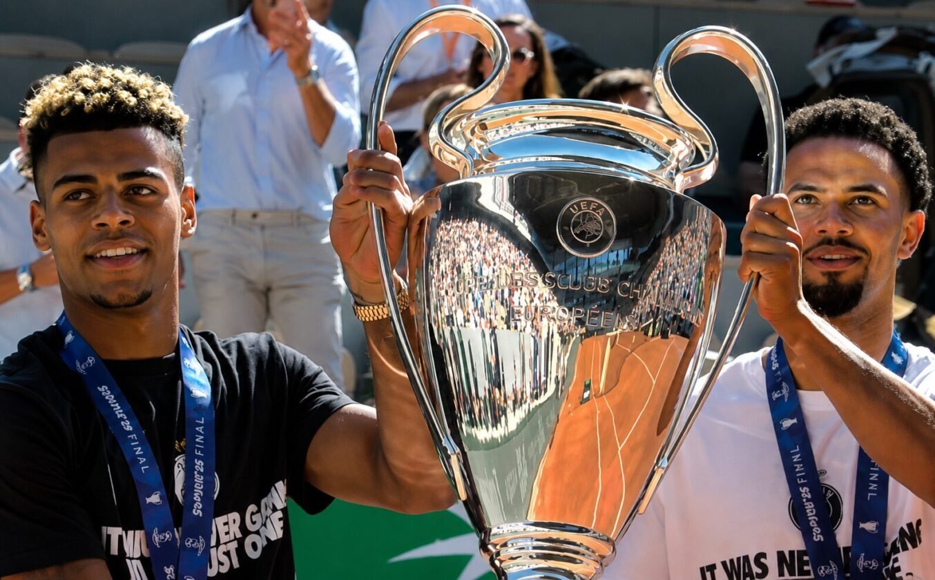 PSG presented its two Champions League trophies at Roland-Garros
