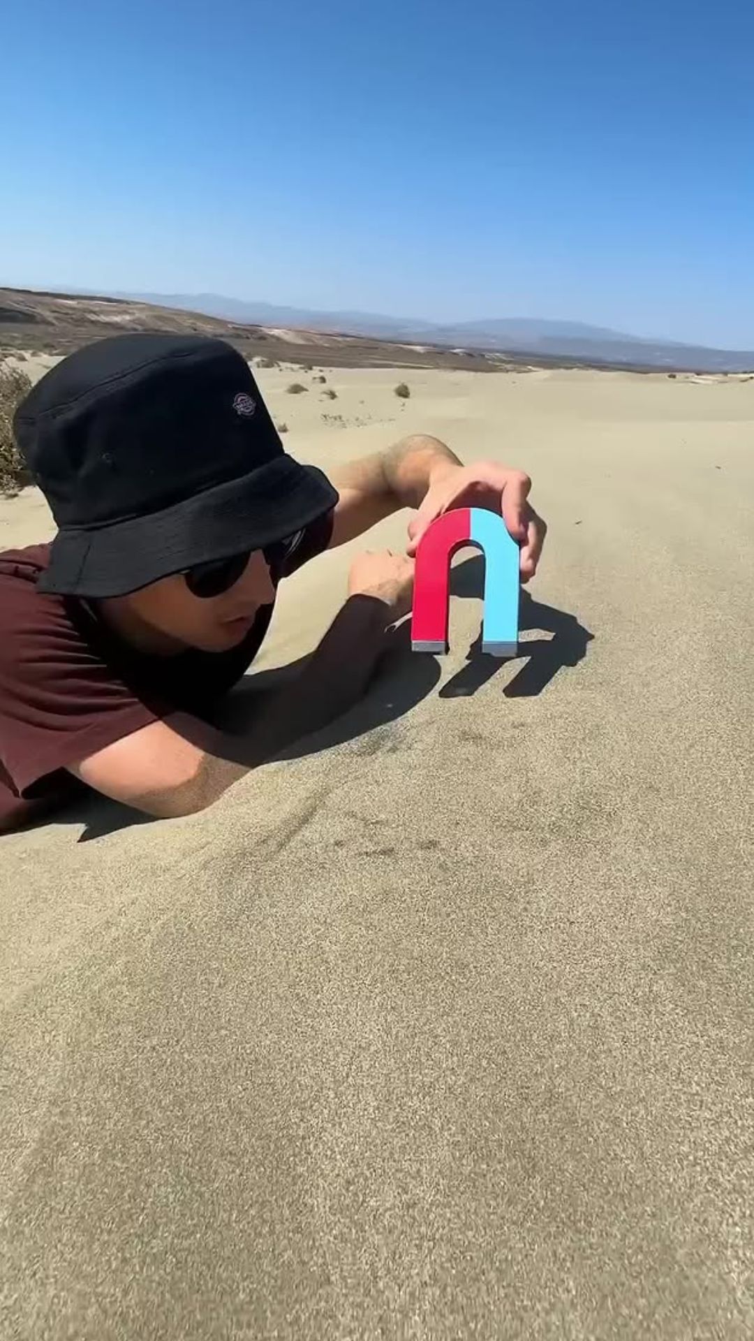 Magnetic sand tricks for making stunning ferrofluid